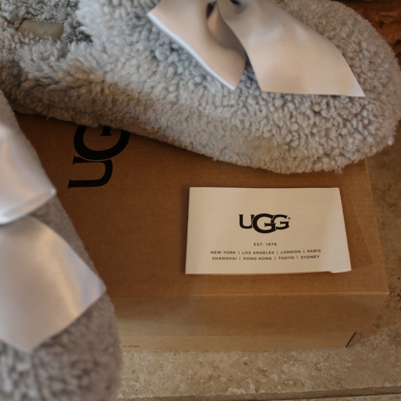 UGG | Shoes | Ugg Addison Satin Bow Slide Shearling Slippers | Poshmark